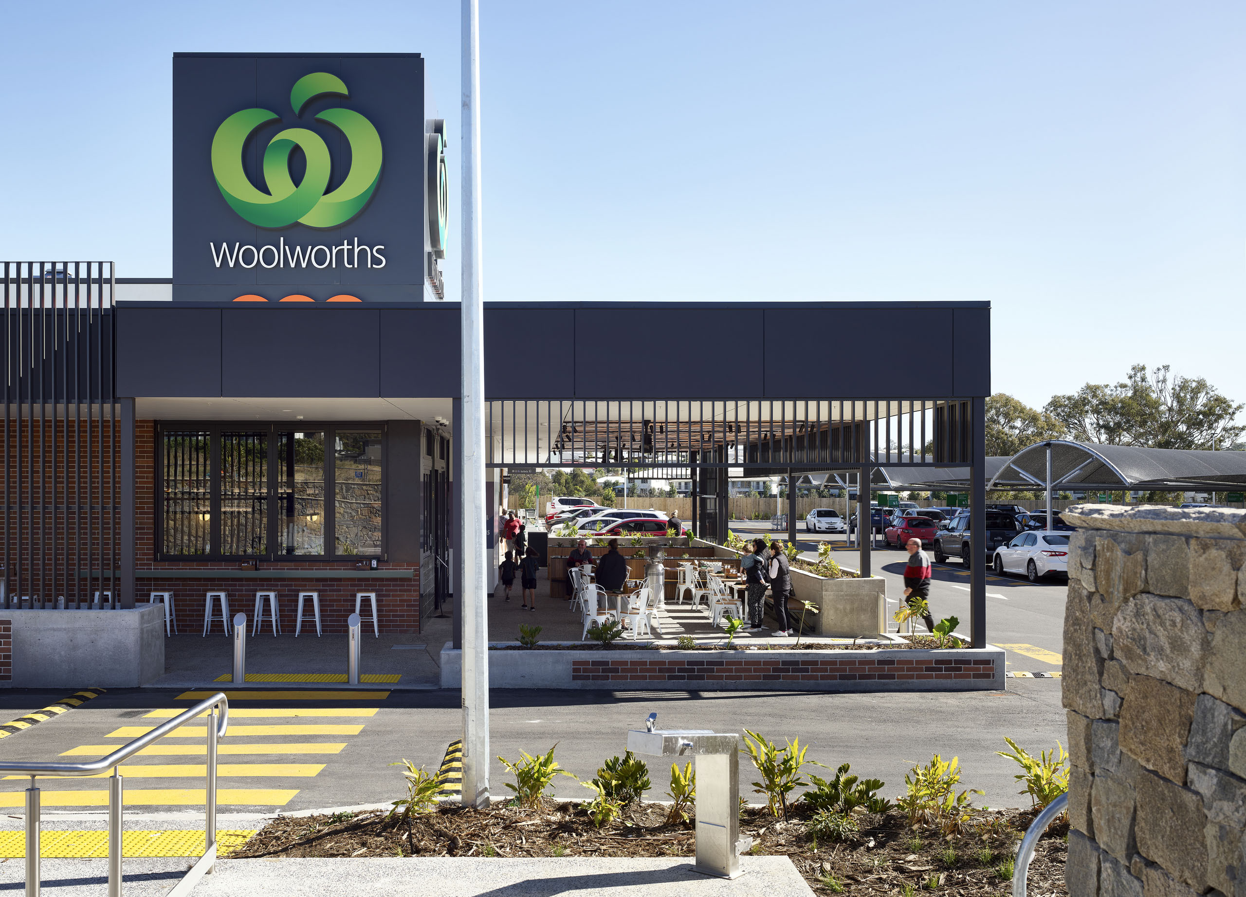 Fabcot - Woolworths Mountview Shopping Centre - ThomsonAdsett